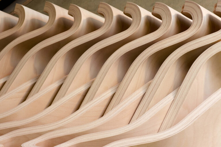 Molded wood from Becker Brakel for the furniture industry